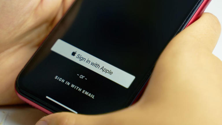 Scammers exploit Apple ID registration to send fraudulent security alerts