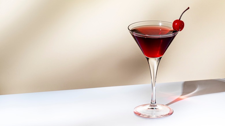 Your go-to guide to the different types of cocktail glasses