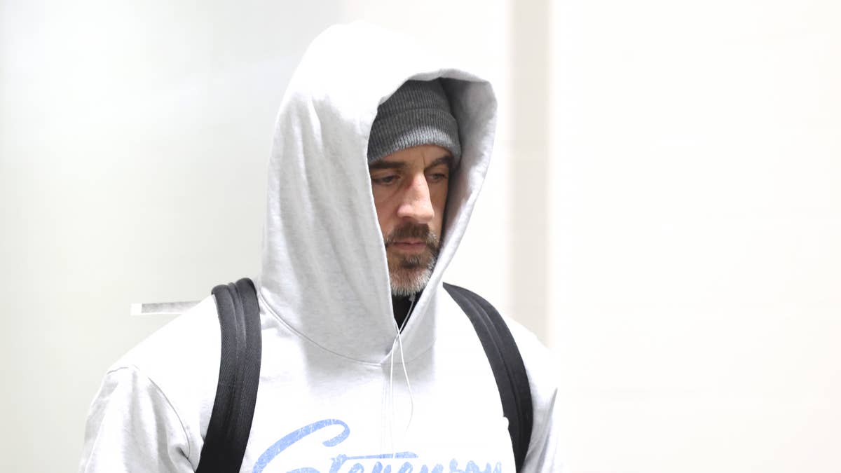 Steelers make quarterback decision after Aaron Rodgers news