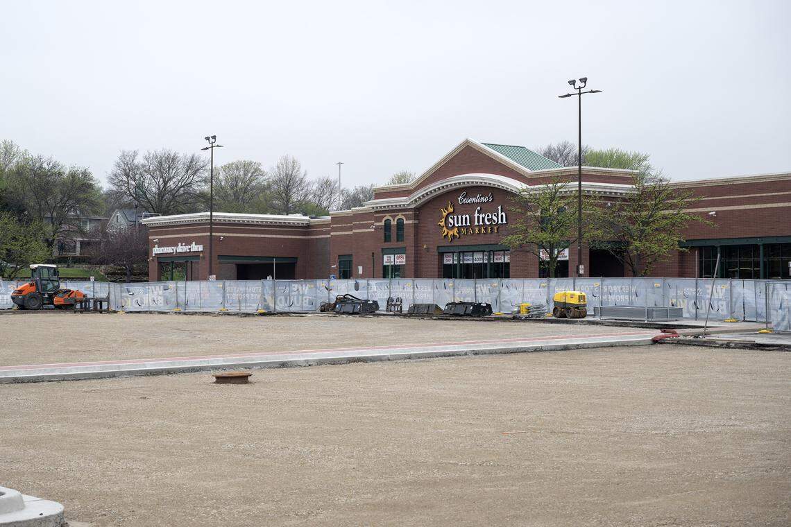 Which Kansas City-area grocery stores will close for Memorial Day?