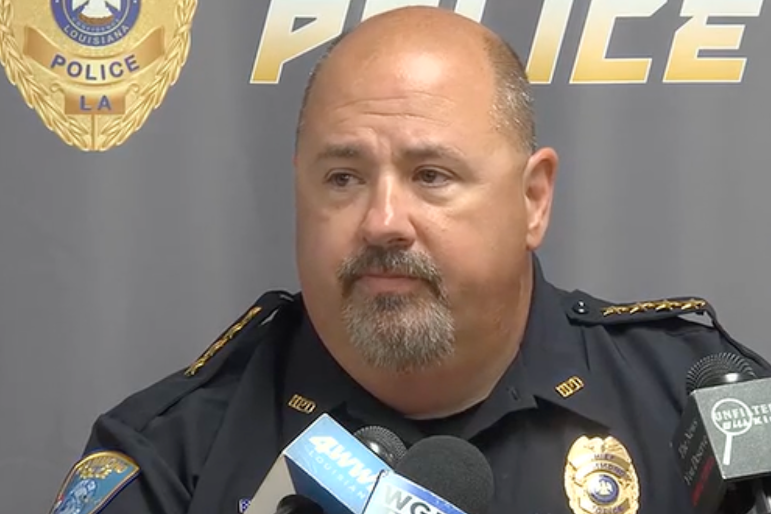 Teen facing murder charges after shooting father at school: cops