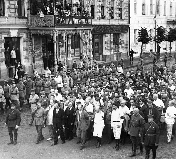 13 unsettling photos from history better left for the historians