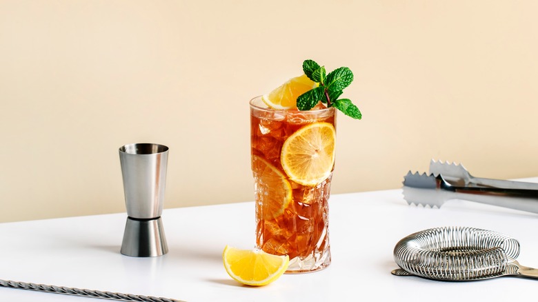Your go-to guide to the different types of cocktail glasses