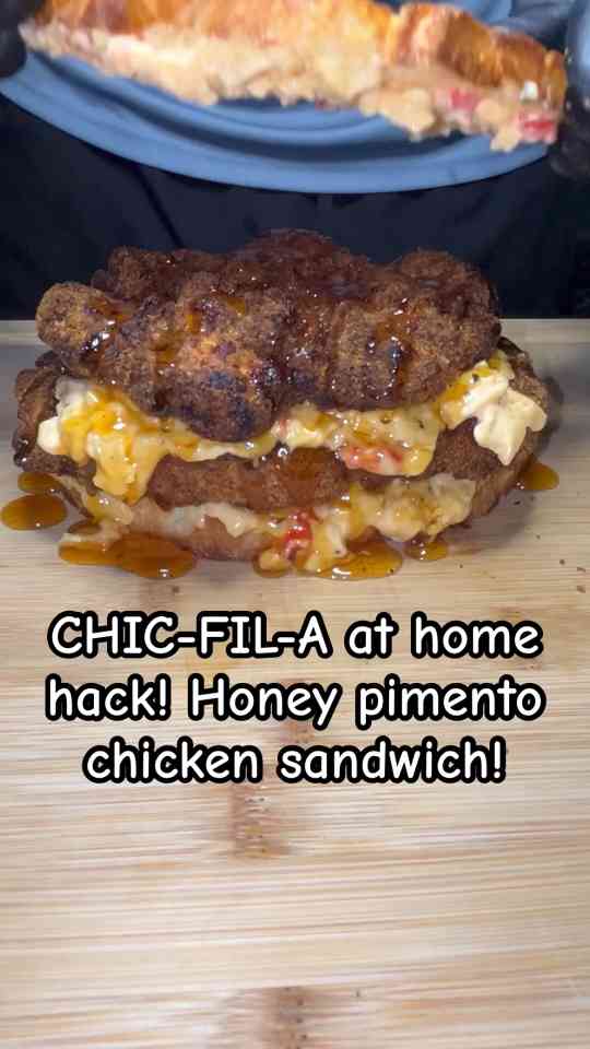 Fast food hack 🤯🍗🍯 honey pimento chicken sandwich, sweet, savory ...