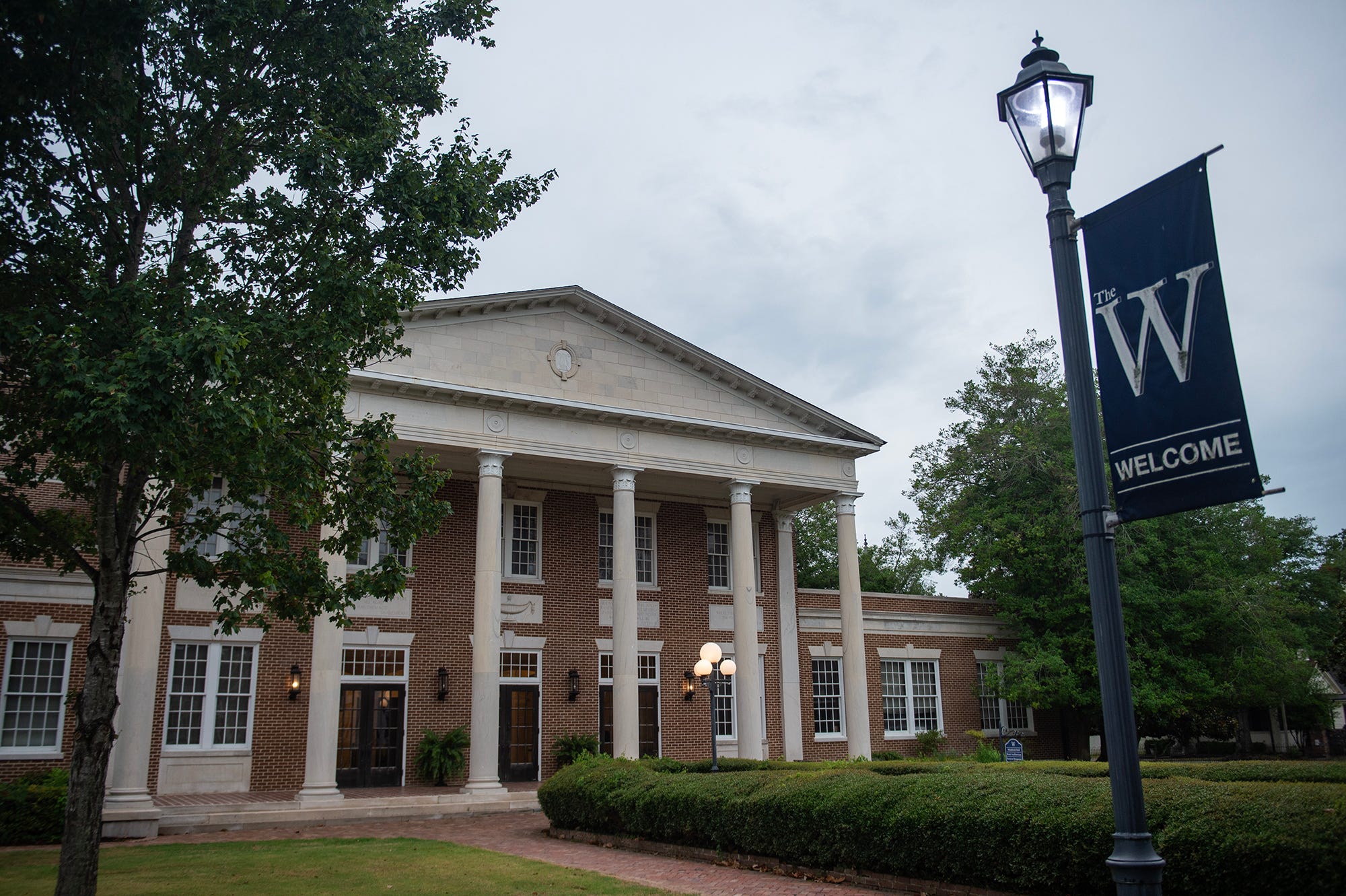 Mississippi IHL names Scott Tollison as interim president at the W