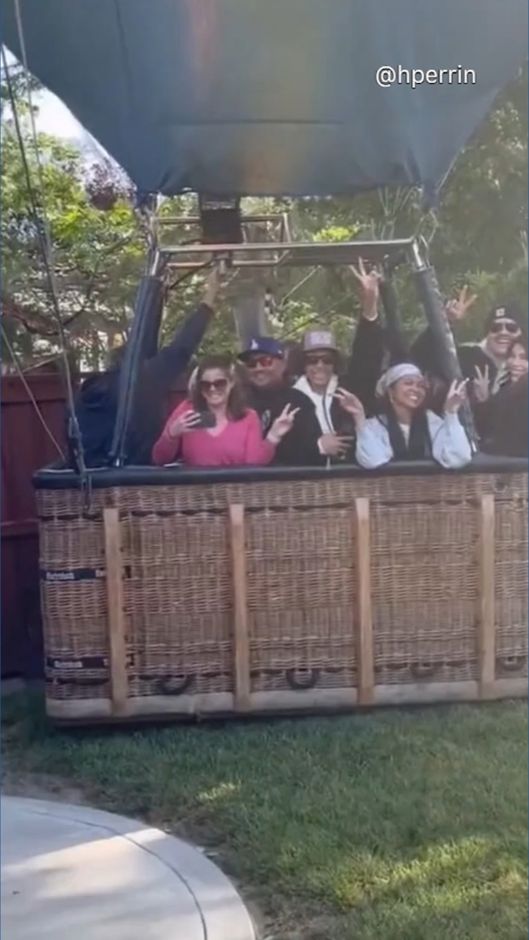 Hot air balloon makes emergency landing in backyard