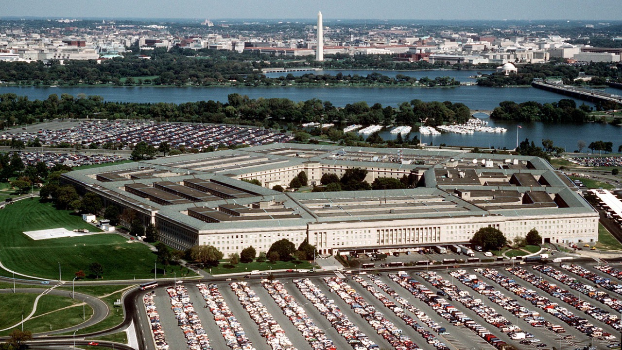 Pentagon talks with Ford and GM about expanding into defense output