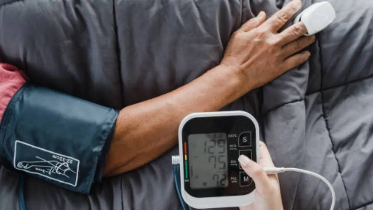 Ideal blood pressure reading for older adults: Harvard Health experts ...