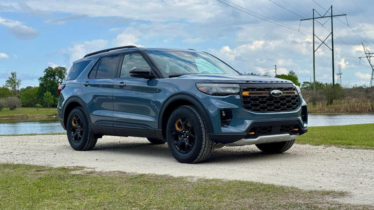 The 2026 Ford Explorer packs a 400-HP Raptor engine to take on the Kia ...