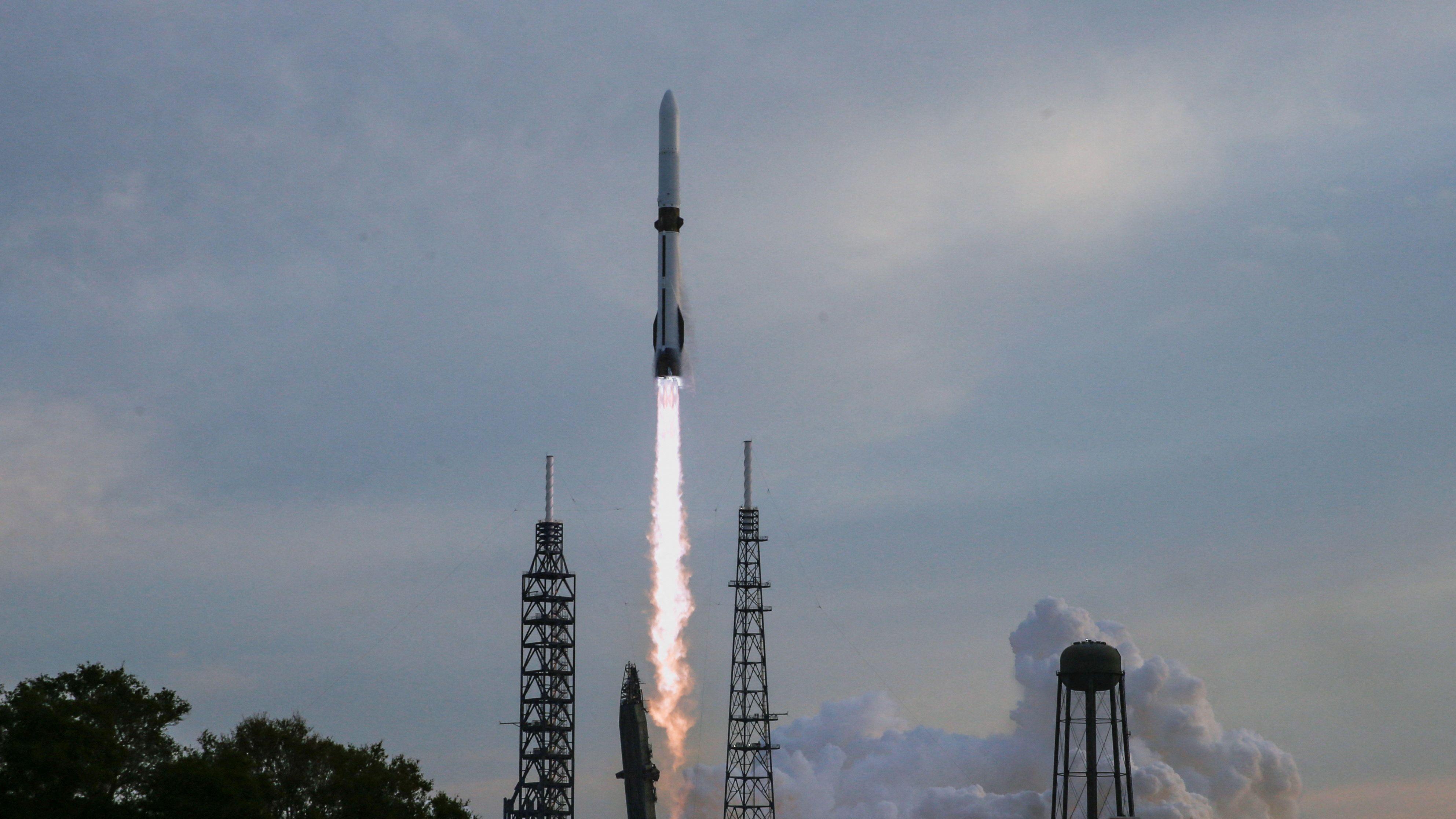 Blue Origin rocket grounded after satellite 'mishap'