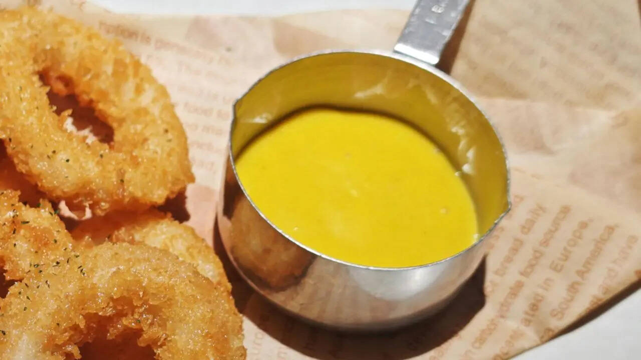 8 condiments you should never keep back in the refrigerator once opened