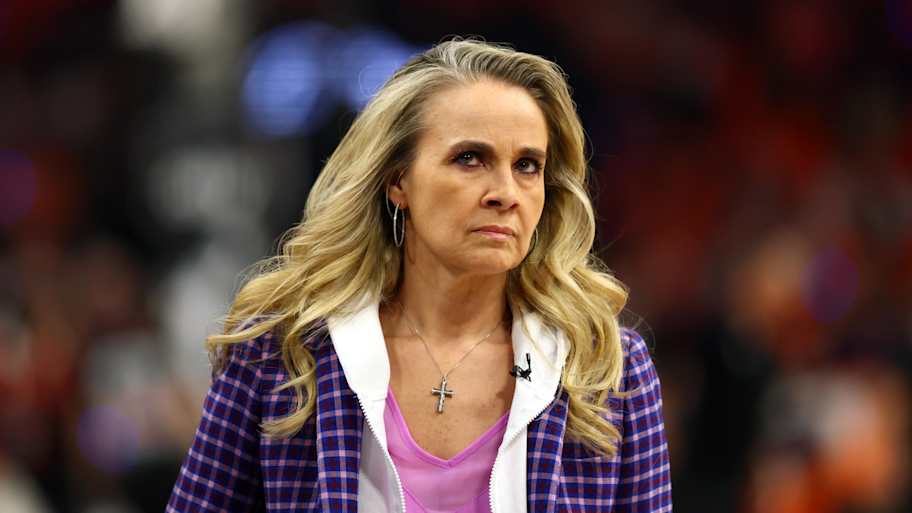 Becky Hammon details Aces' decision to add Chennedy Carter