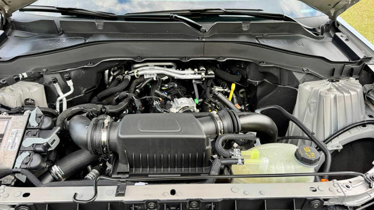The 2026 Ford Explorer packs a 400-HP Raptor engine to take on the Kia ...
