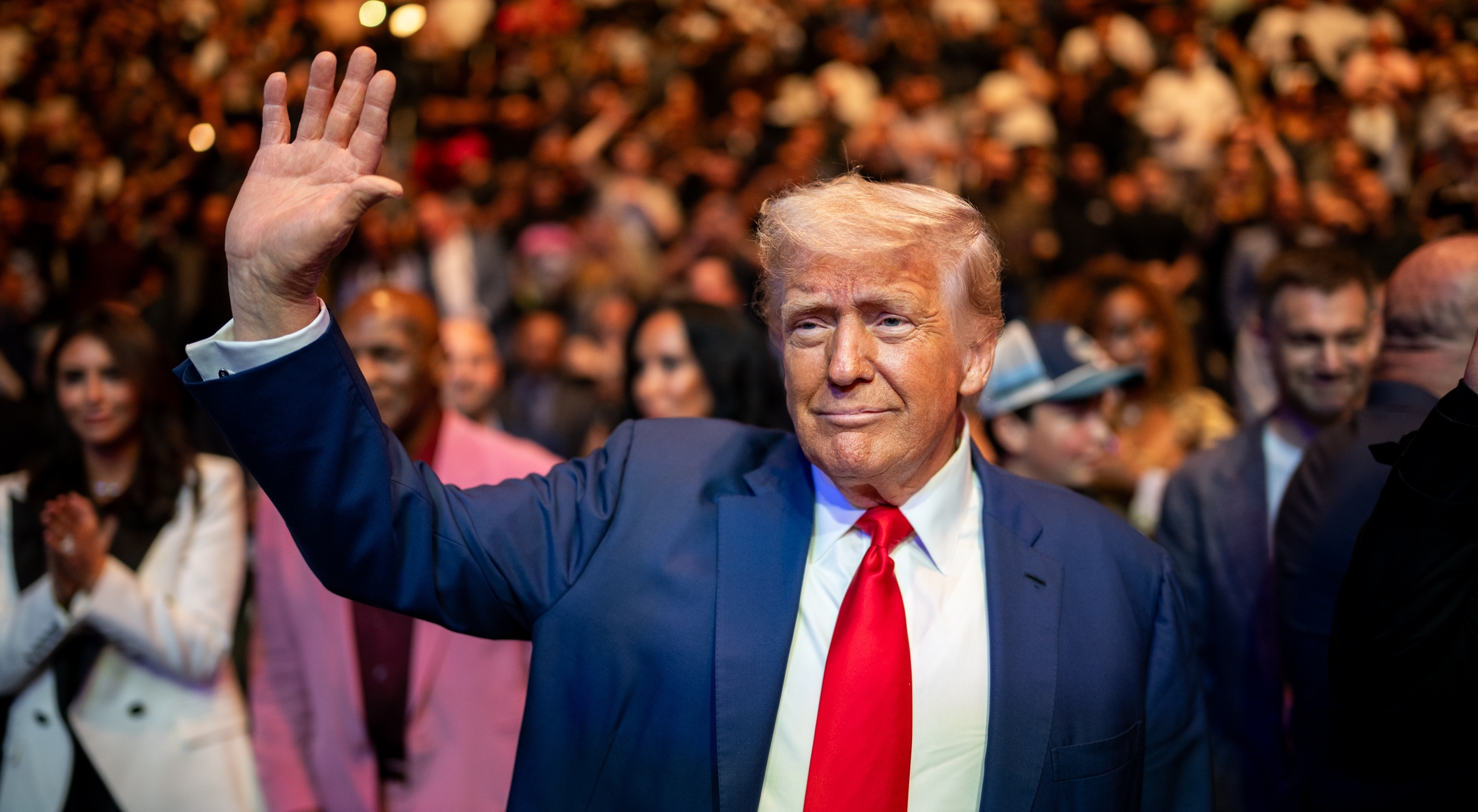 A 4,500-seat UFC arena is being built on the White House lawn for Trump ...