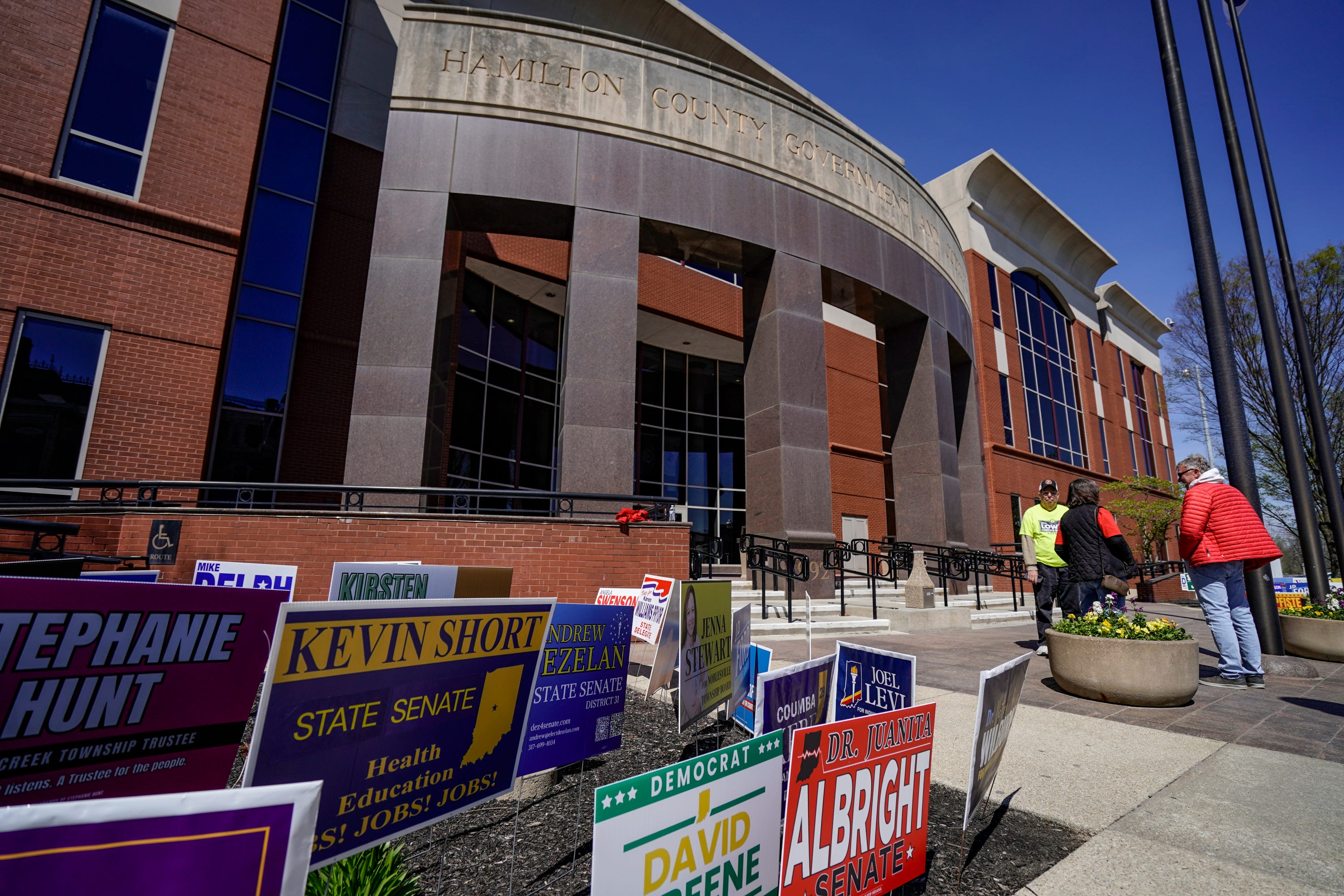 College IDs banned at polls weeks into early voting in appeals court ...