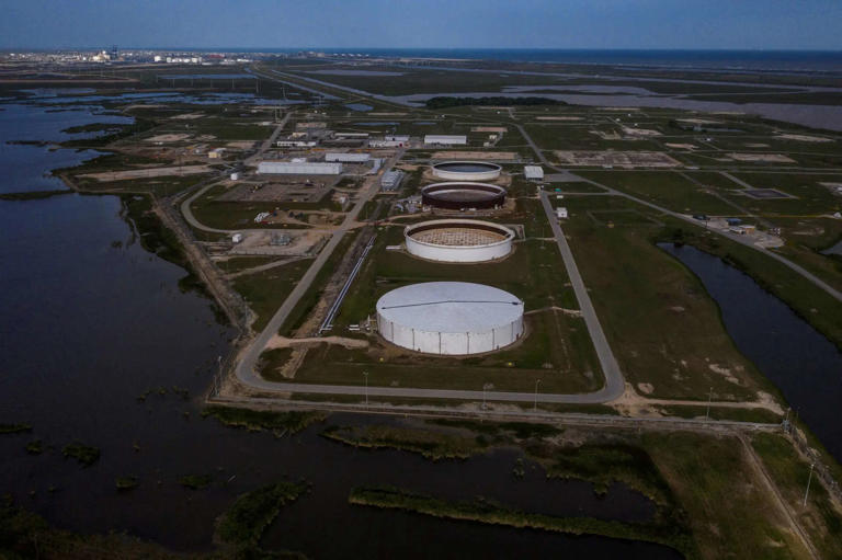 Global strategic oil inventory totaled 2.5 billion barrels at end of ...
