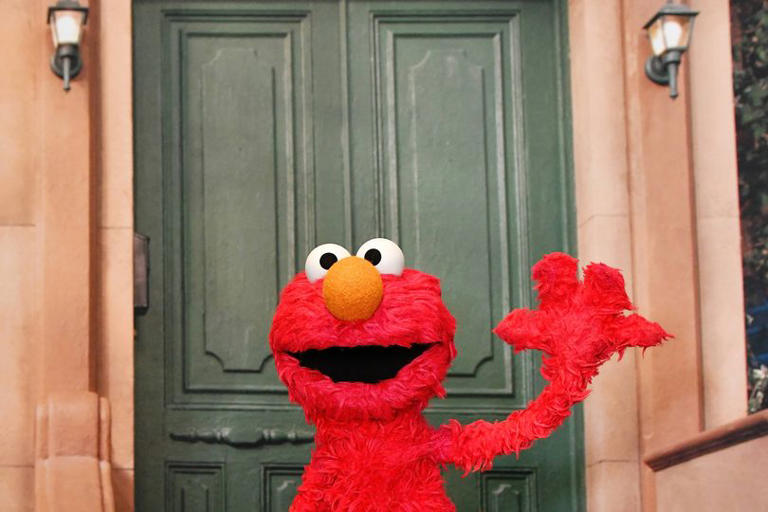 Elmo learns new words on Sesame Street leaving MAGA viewers seething