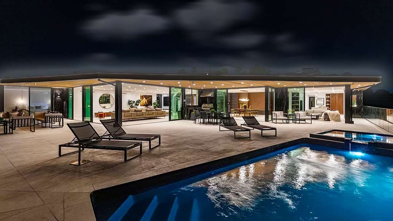 Modern Hollywood Hills mansion with panoramic city views