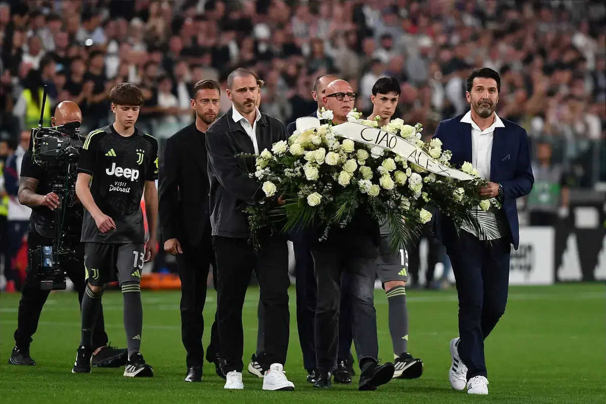 Juventus pay tribute to former Liverpool goalkeeper Alex Manninger ...