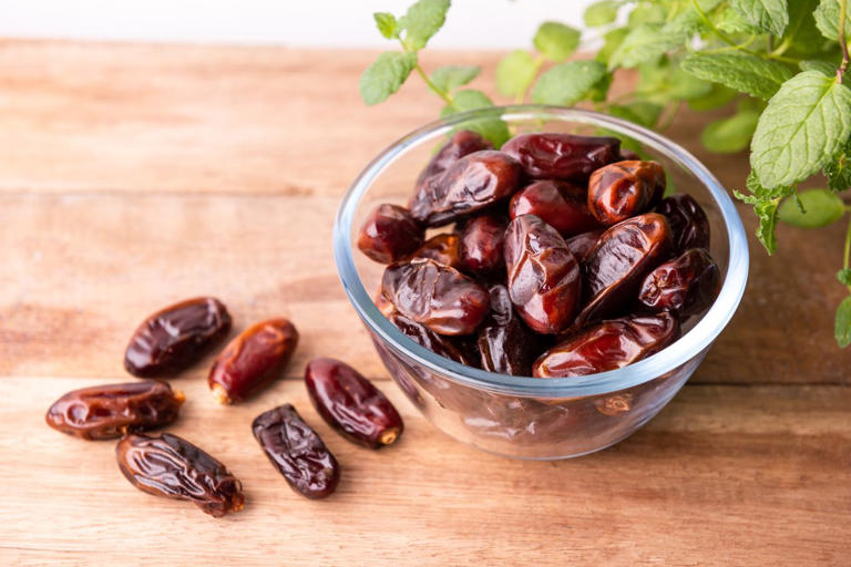 4 dietitians share what they eat when they crave something sweet