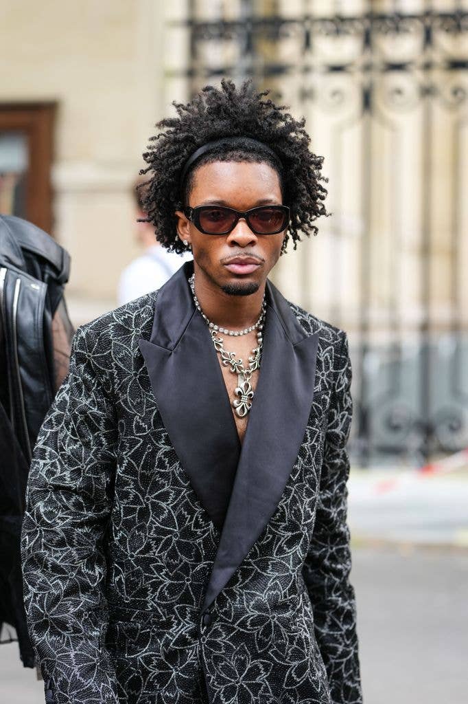 Who is singer D4vd? Details as dead body found in car reportedly ...
