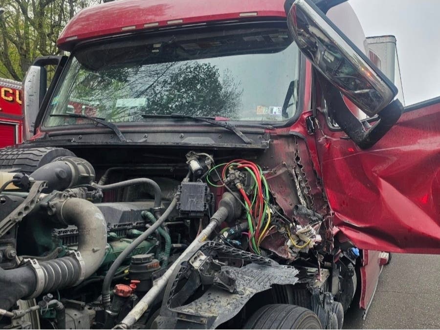 Multi-vehicle crash reported on Route 1