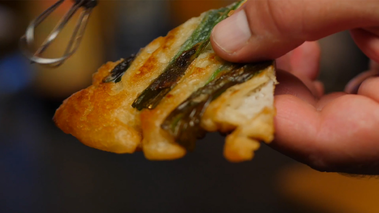 Chinese vs Korean scallion pancakes: The ultimate scallion pancake ...