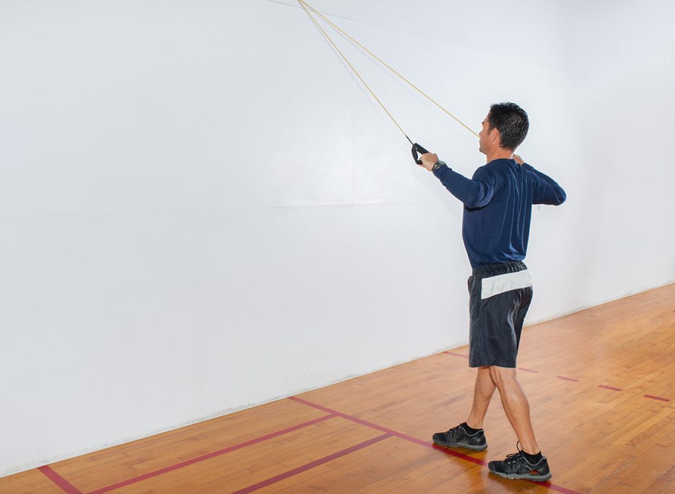 I'm a trainer and here are 5 standing exercises that restore arm ...