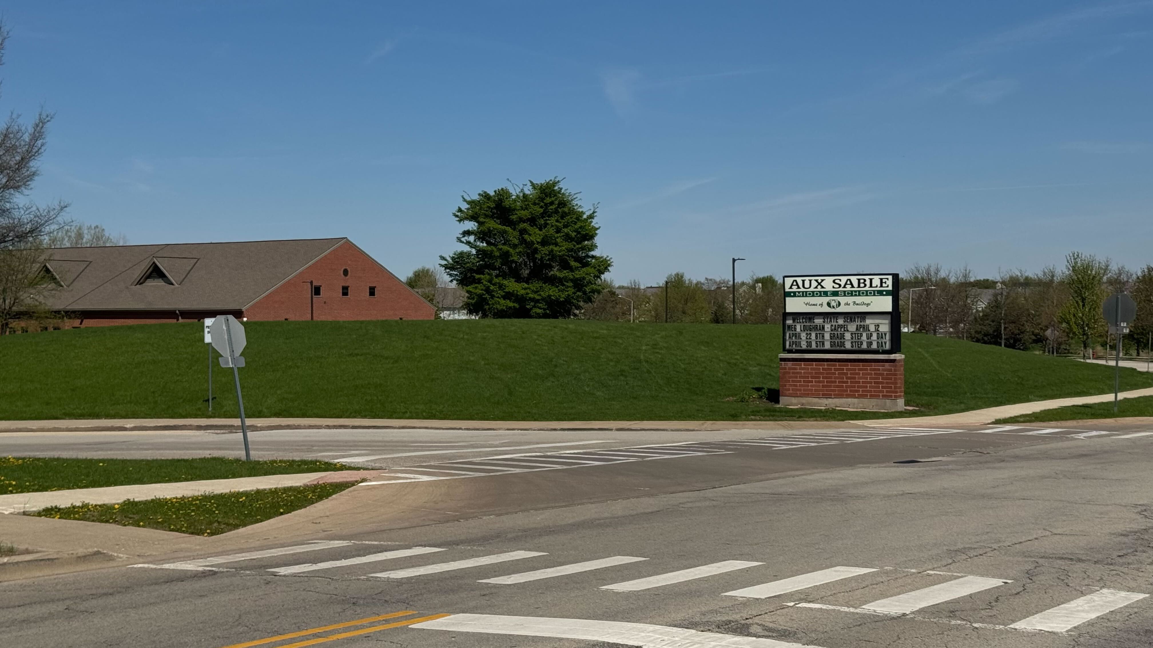 Former suburban middle school teacher, lacrosse coach charged with ...