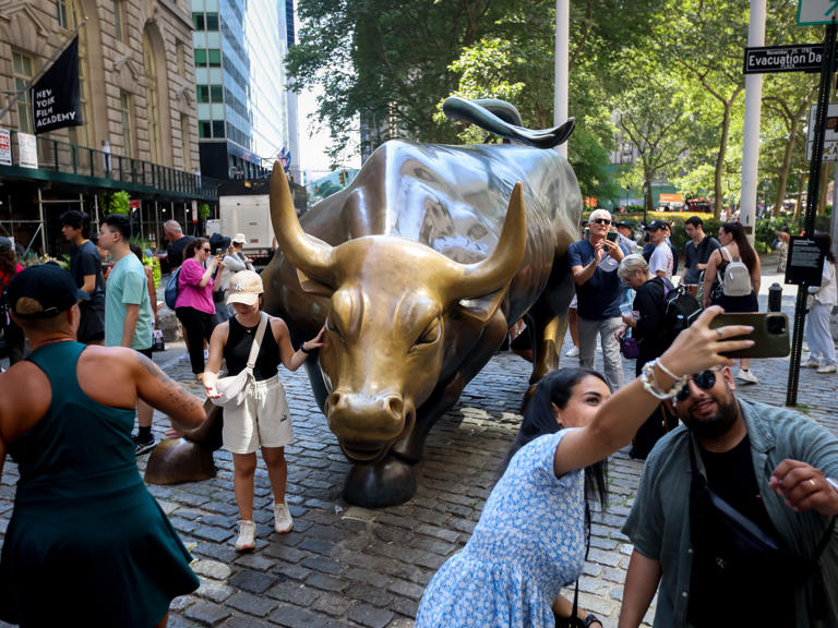 Just 3 stocks are behind 75% of the S&P 500's bullish earnings ...