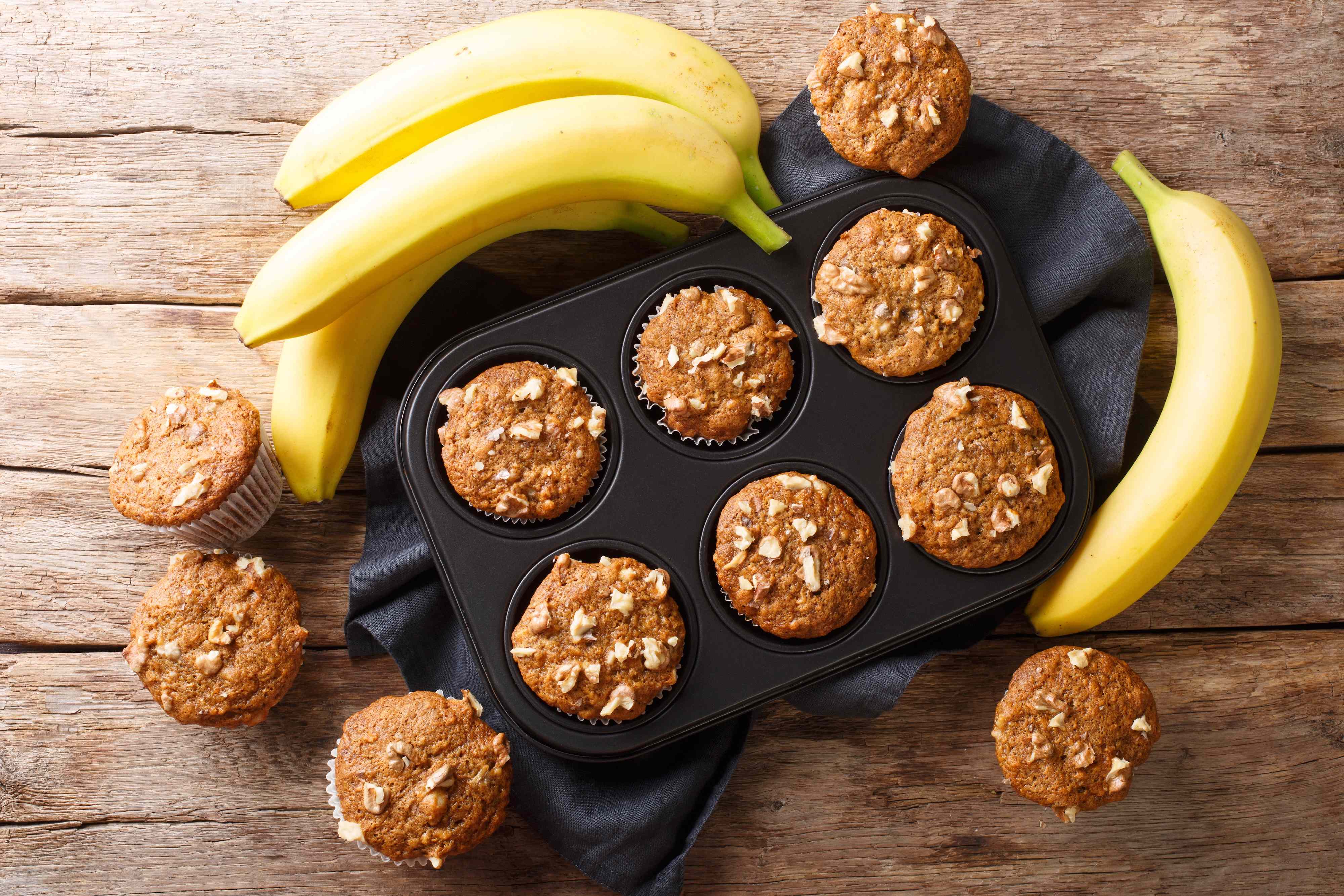 4 dietitians share what they eat when they crave something sweet