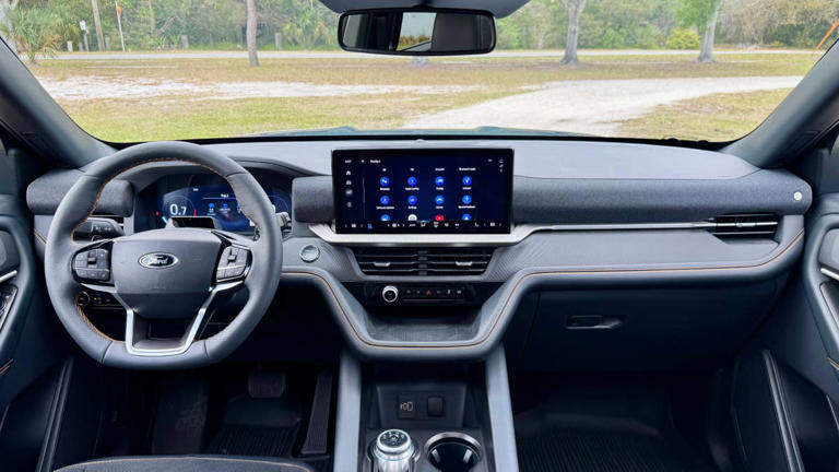 The 2026 Ford Explorer packs a 400-HP Raptor engine to take on the Kia ...