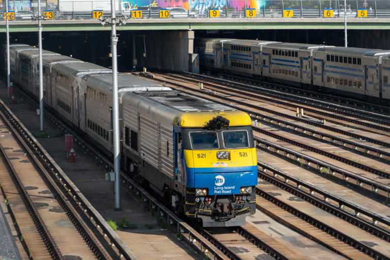 Lollygagging LIRR foreman repeatedly used work car to go home, friend’s ...