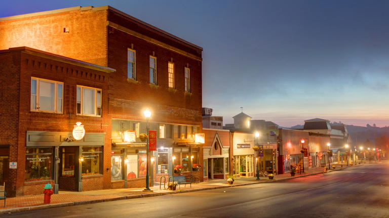 Vermont's charming lakefront city by the Canadian border offers artsy ...