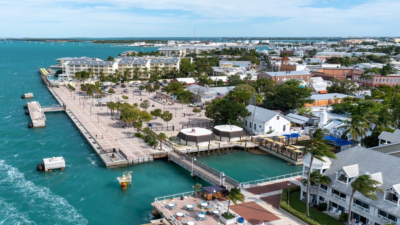 The only street in America that touches two oceans is 1.25 miles long ...