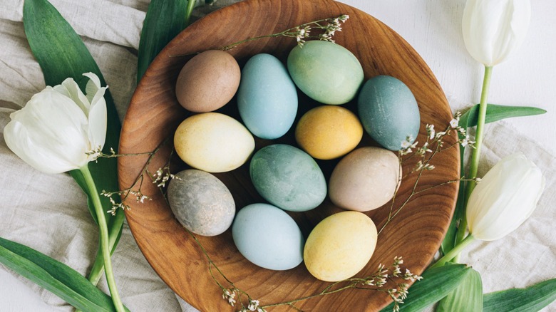 5 colorful veggies you can use to dye your Easter eggs