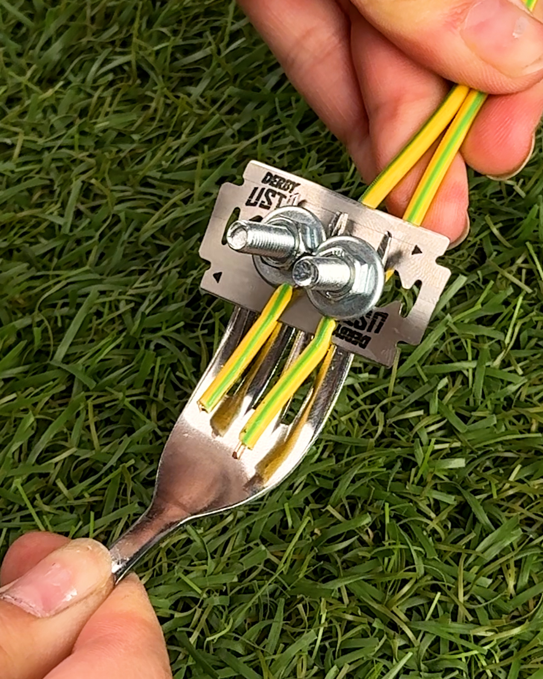 Desnuda cables de la manera inteligente🔧