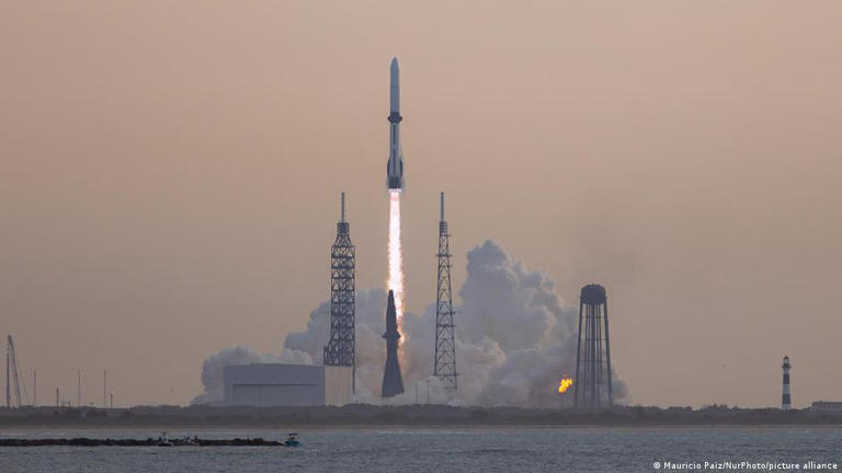 FAA grounds Blue Origin's New Glenn after orbital setback