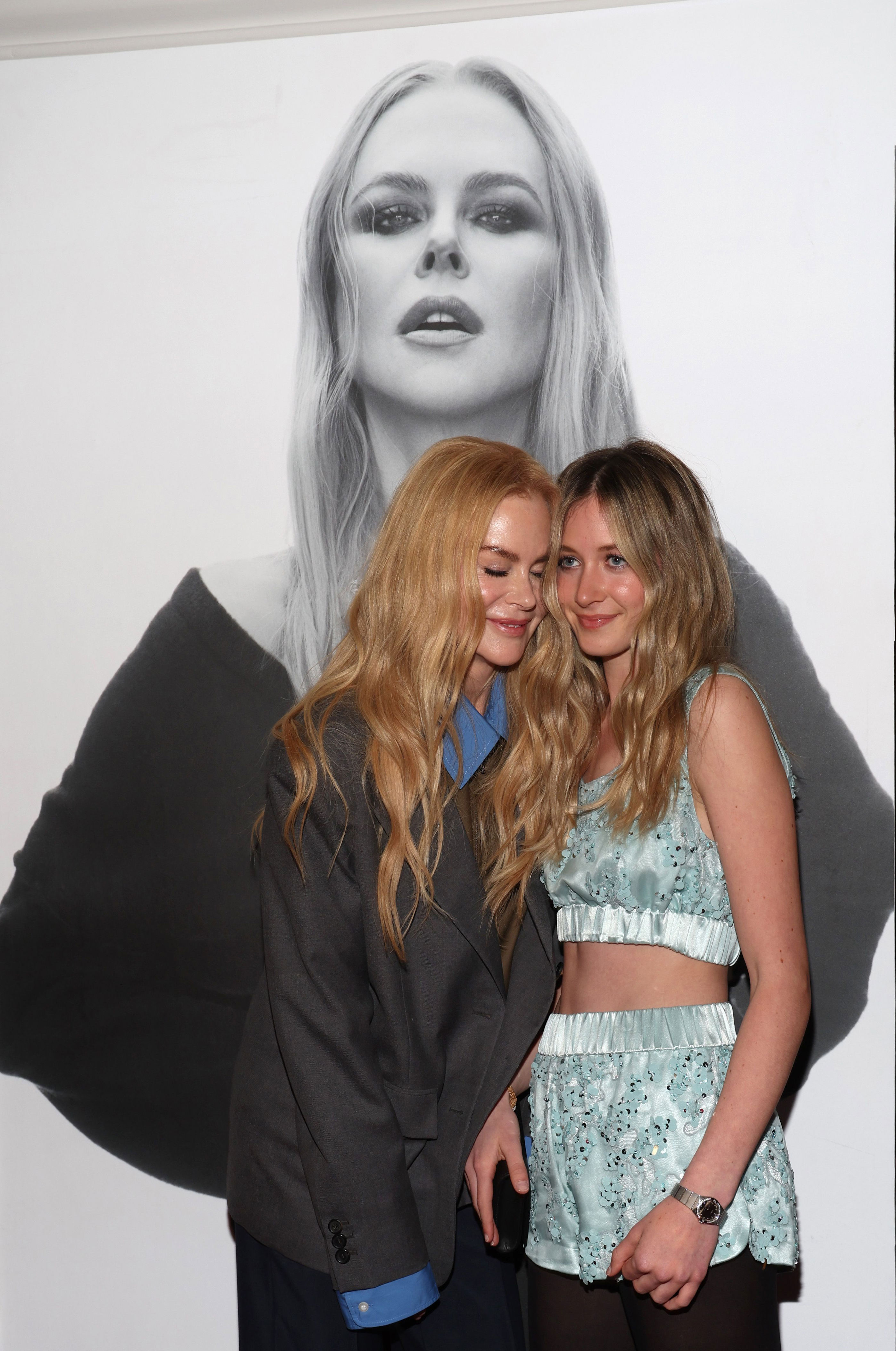 Nicole Kidman’s daughter Sunday Rose goes glam for prom in $13K Oscar ...