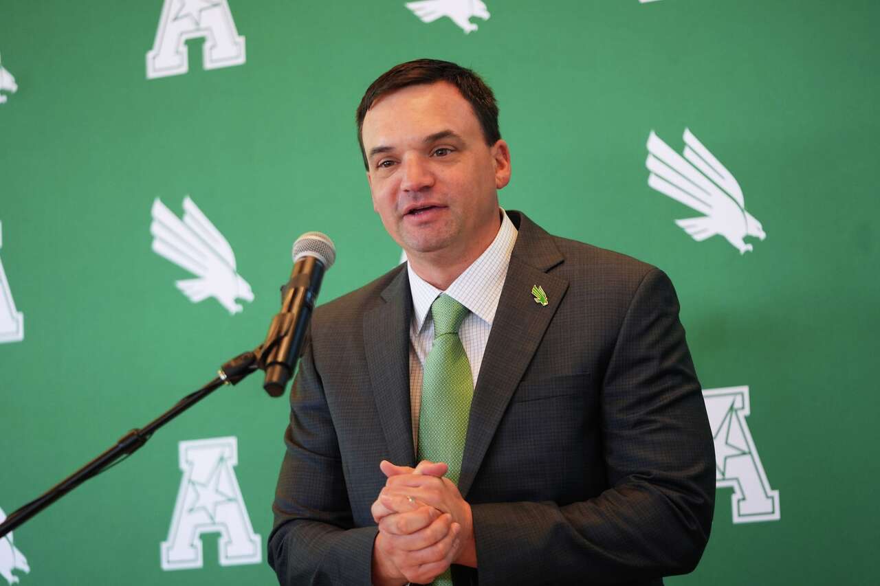 Neal Brown's contract a departure from form that could expose UNT to ...