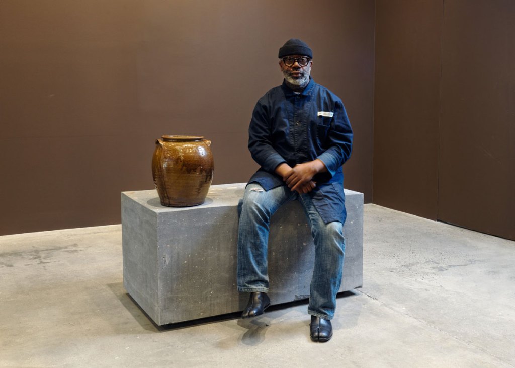 Theaster Gates gifts David Drake vessel to descendants