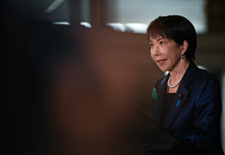 Primeira-ministra do Japão envia oferenda a santuário símbolo do ...