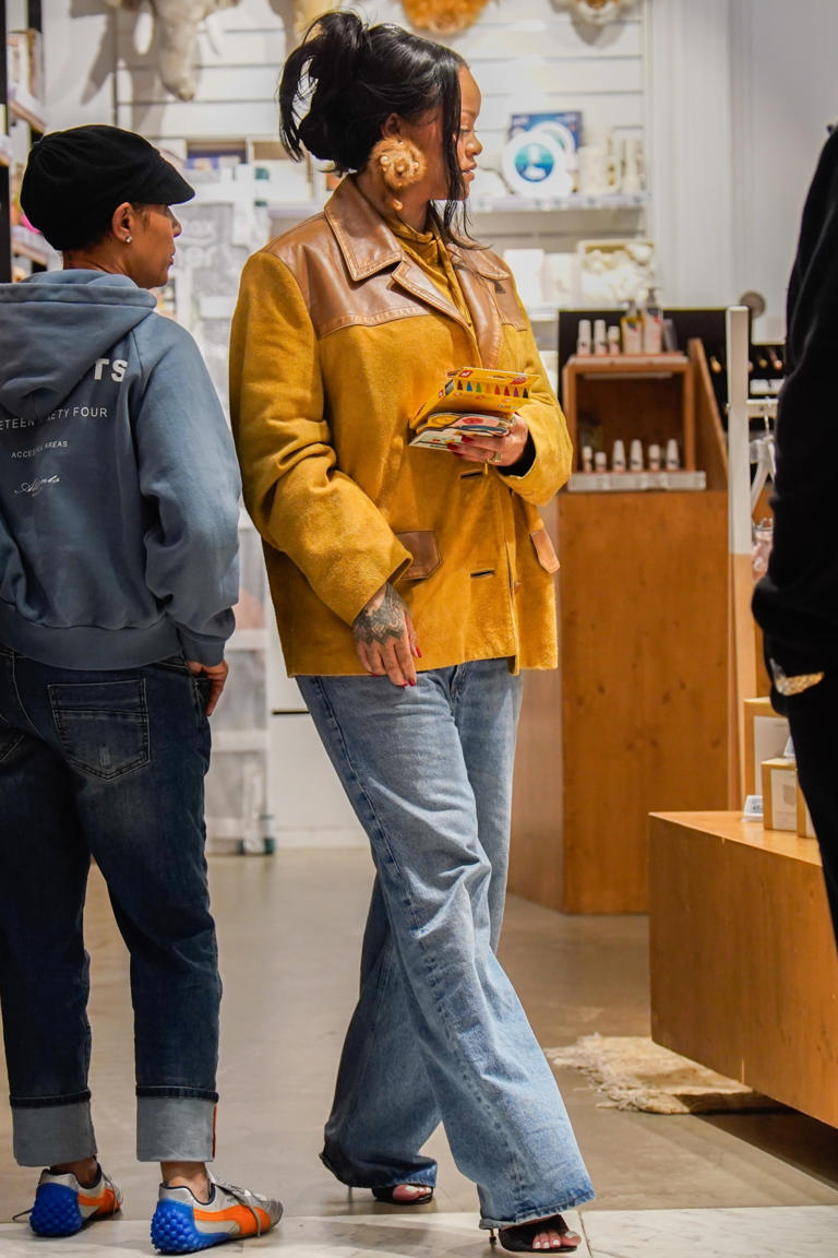 The best spring 2026 sandal trend to wear with jeans isn't flip-flops ...