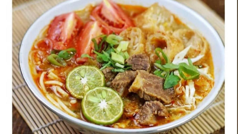 5 soto mie enak di Bogor buat makan siang, kuahnya bikin nagih