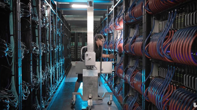 The top supercomputer in the world is also the largest in the US
