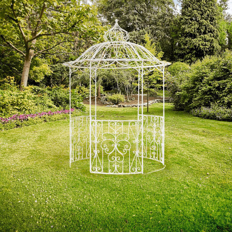 Zooey Deschanel's English cottage garden design unlocks secrets