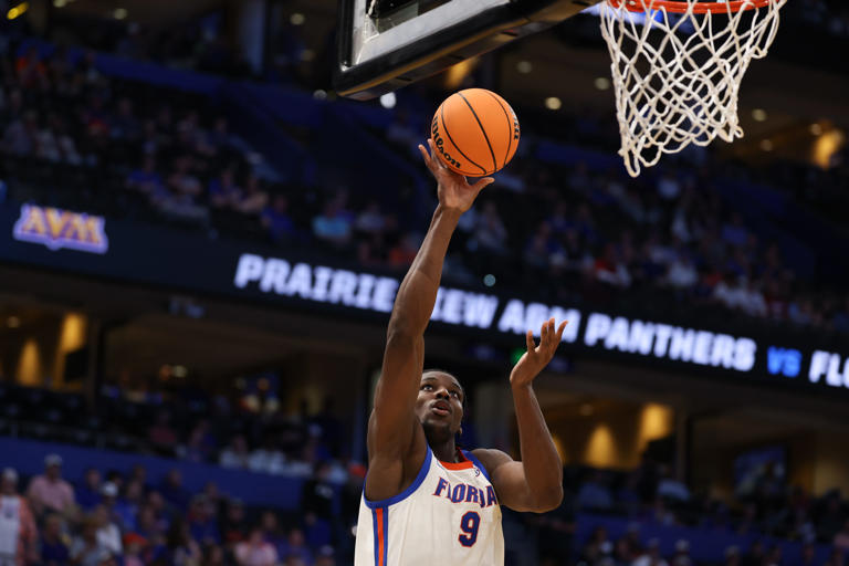 Florida junior Rueben Chinyelu declares for draft, leaves return open