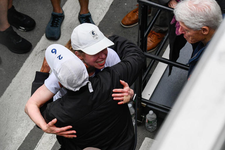 Chelsea Clinton’s Boston Marathon finish sparks emotional moment as ...