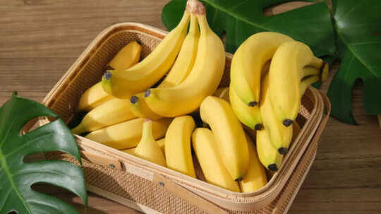 What happens to your blood sugar when you eat a banana for breakfast?