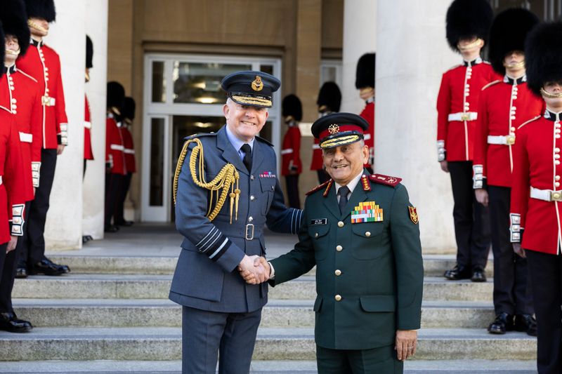 India-UK defence cooperation deepens as CDS Anil Chauhan meets UK ...